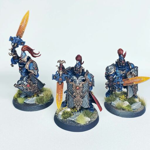 Blue Adeptus Custodes by Treeoftales | Paint Pad